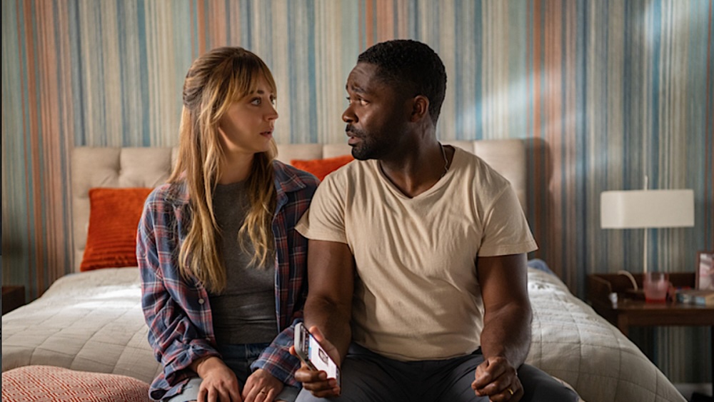 Estrenos online: crítica de "Juego de roles" ("Role Play"), de Thomas ...