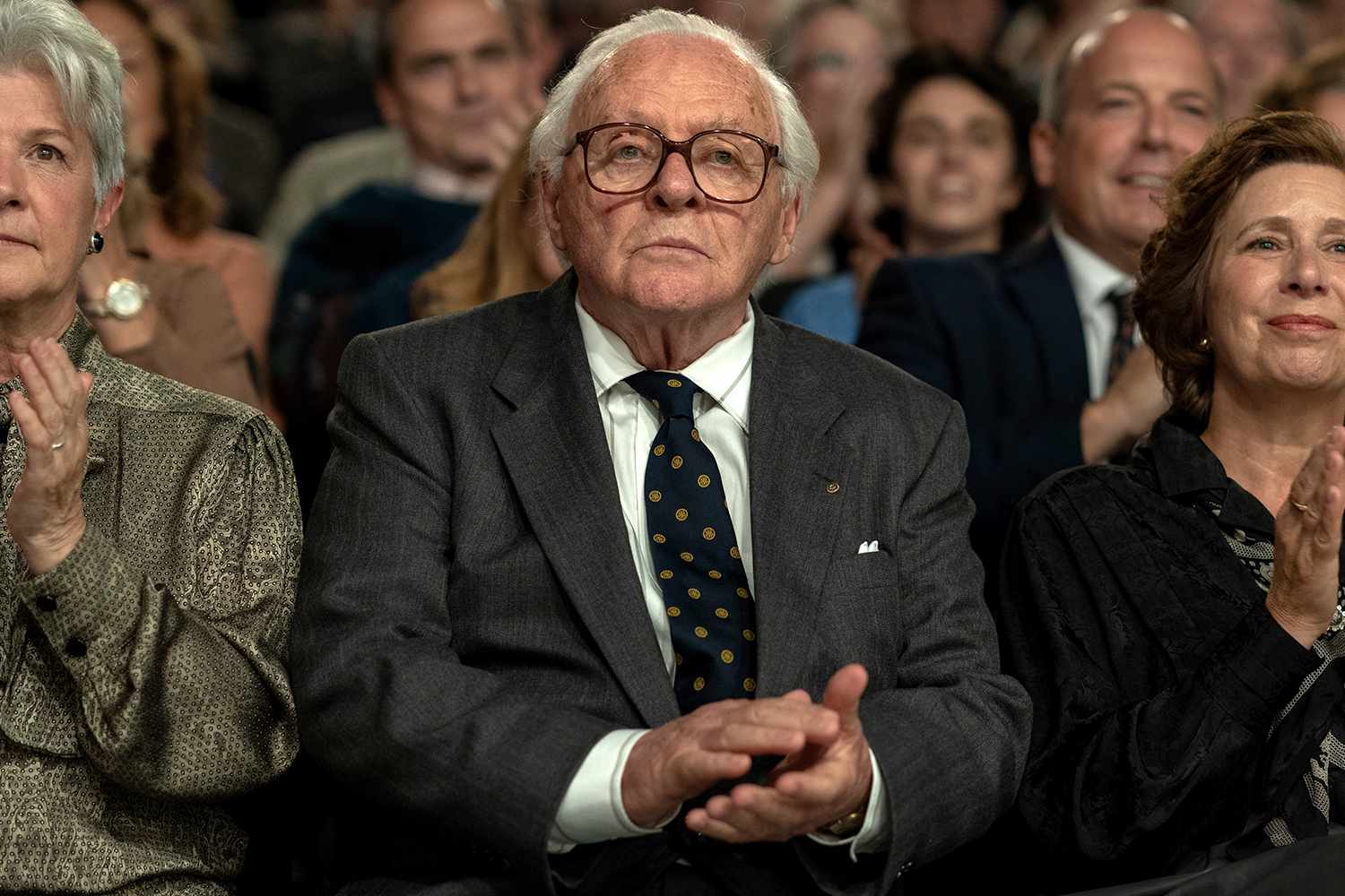 Estrenos online: crítica de "Lazos de vida" ("One Life"), de James ...